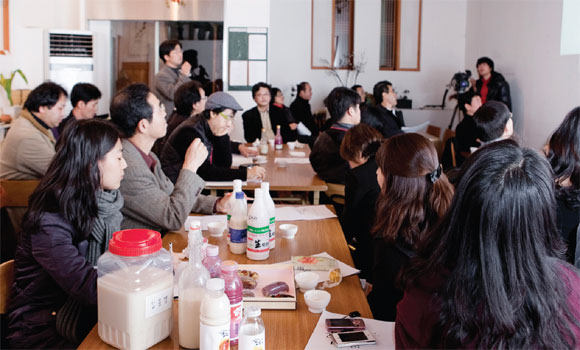 인기 폭발 ‘막걸리학교’ 허시명 교장
