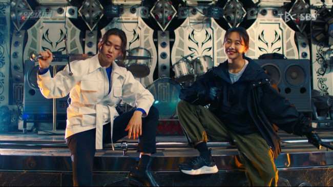 속세의 정의를 일깨우는 , 김남길X이하늬의 병맛 사이다